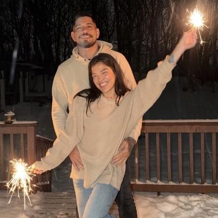 Poatan surge em clima de romance com nova namorada, também do UFC