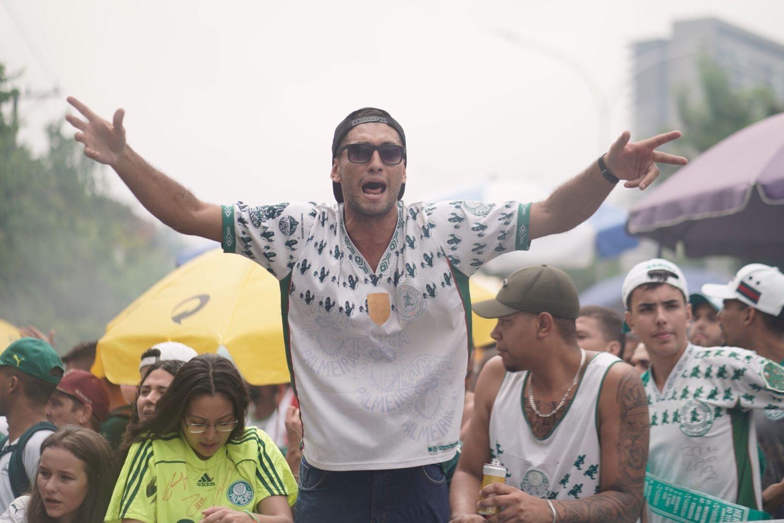 Palmeiras: Torcida faz festa antes do embarque para o Mundial; veja