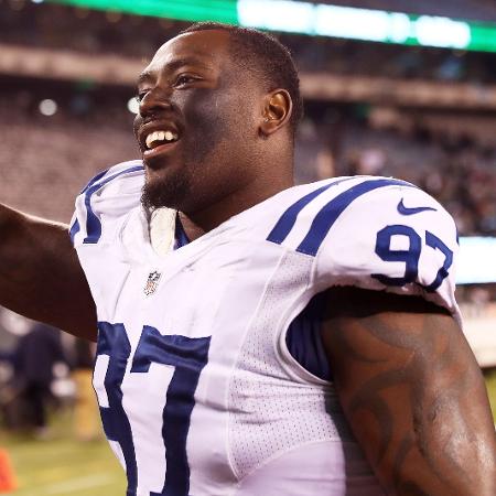 Arthur Jones, atleta da NFL e irmão de Jon Jones, morre aos 39 anos