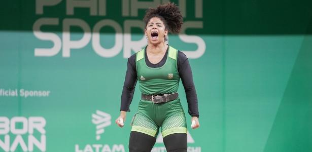 Laura Amaro melhora recorde e se garante em Paris no levantamento de peso