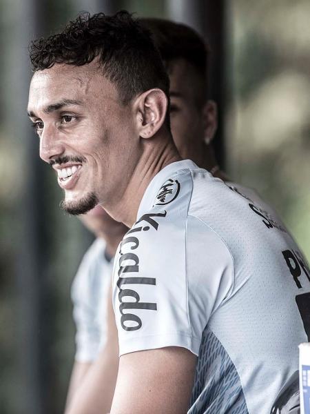 Justiça dá 5 dias para o Santos mostrar documentos de venda de Pituca ...