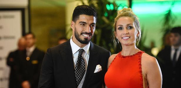 Suárez comemora 10 anos de casado em festa com presença de Neymar e ...