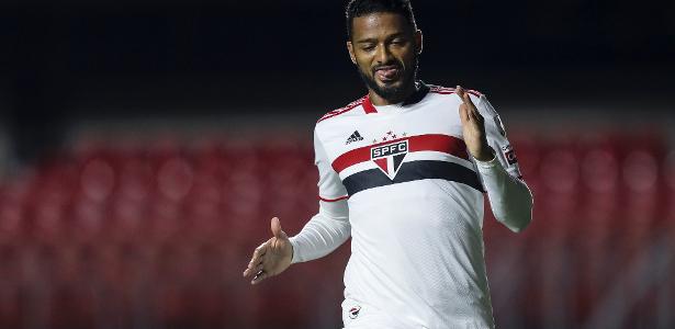 Reinaldo cresce e vira 2º com mais jogos pelo SP na história do ...