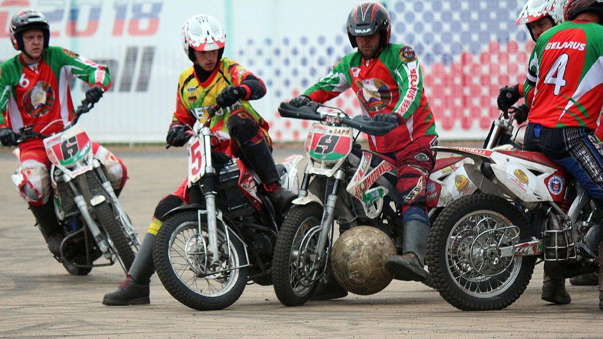 Conheça o Motoball, a versão do futebol sobre motocicletas