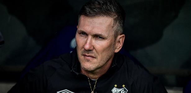 Santos: Contratações pressionam Turra por resultados em reavaliação