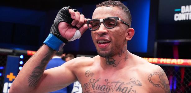 UFC: quem é Carlos Prates, o "Pesadelo", lutador que estreia hoje