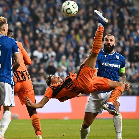 Conference: brasileiros brilham, e Shakhtar abre vantagem nas oitavas