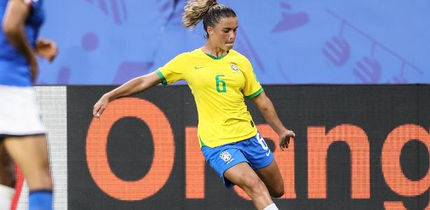 Tamires brinca com Enem e exalta Marta após fala de Bolsonaro