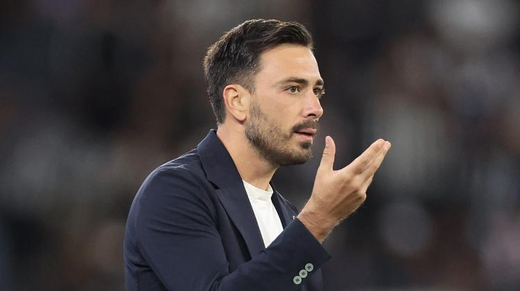 Davide enfim vence em casa, e Botafogo abre vantagem sobre Bragantino