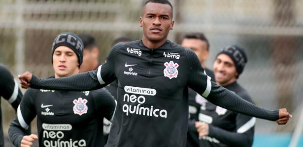 Matheus Alexandre celebra 1ª chance no Corinthians: 'Trabalhado muito'
