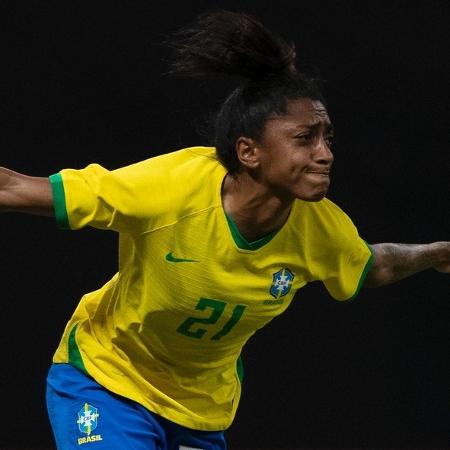 Kerolin brilha pela seleção brasileira após anos de superação