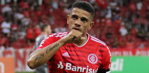 Taison volta ao Inter na quinta e pode perder Gre-Nal