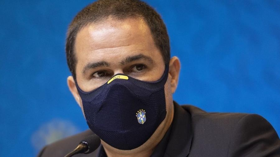 Anderson vira estilista de "farda" de sua equipe para volta ao UFC ...