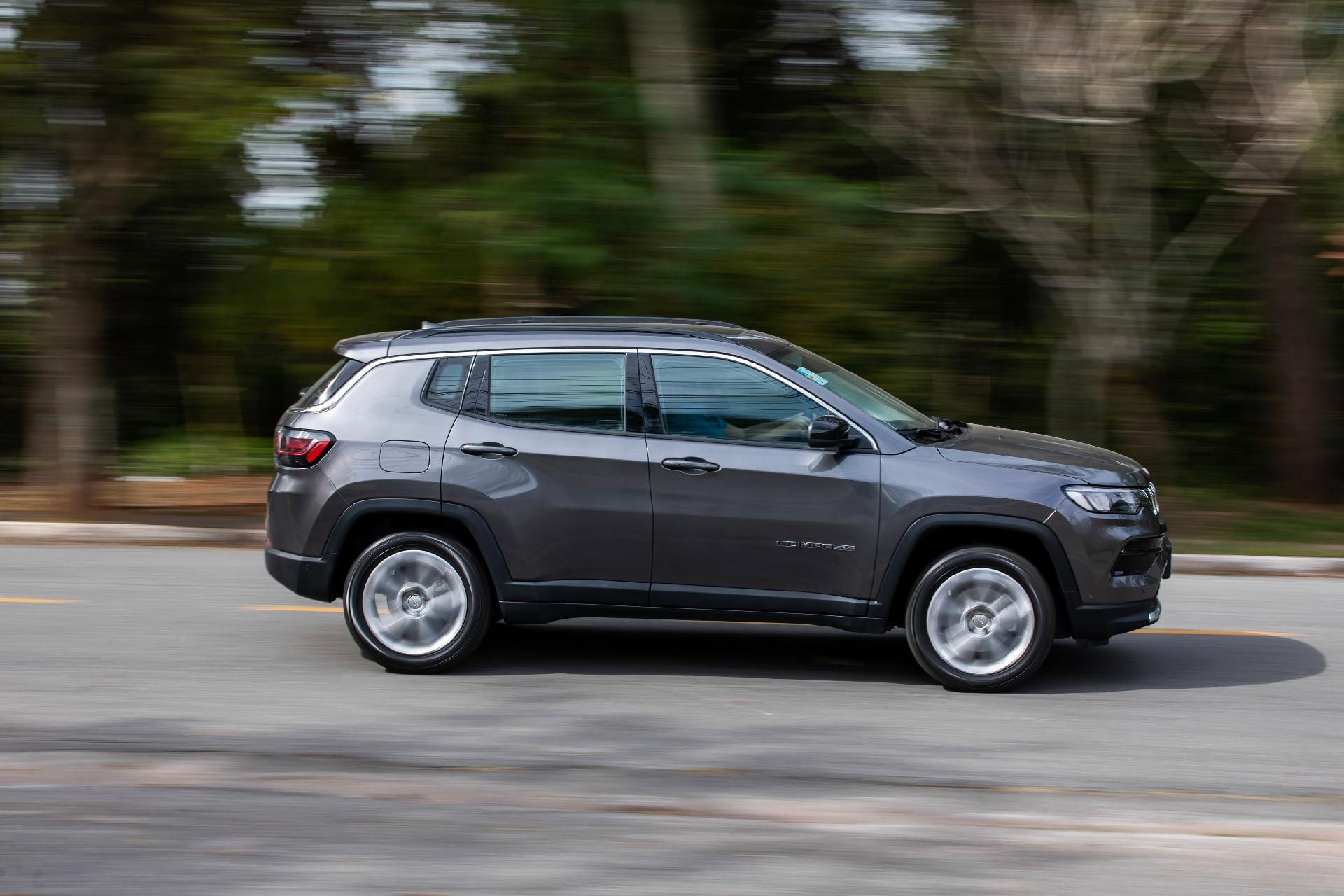 Jeep Compass 4xe: vale pagar dobro do preço da versão mais vendida?