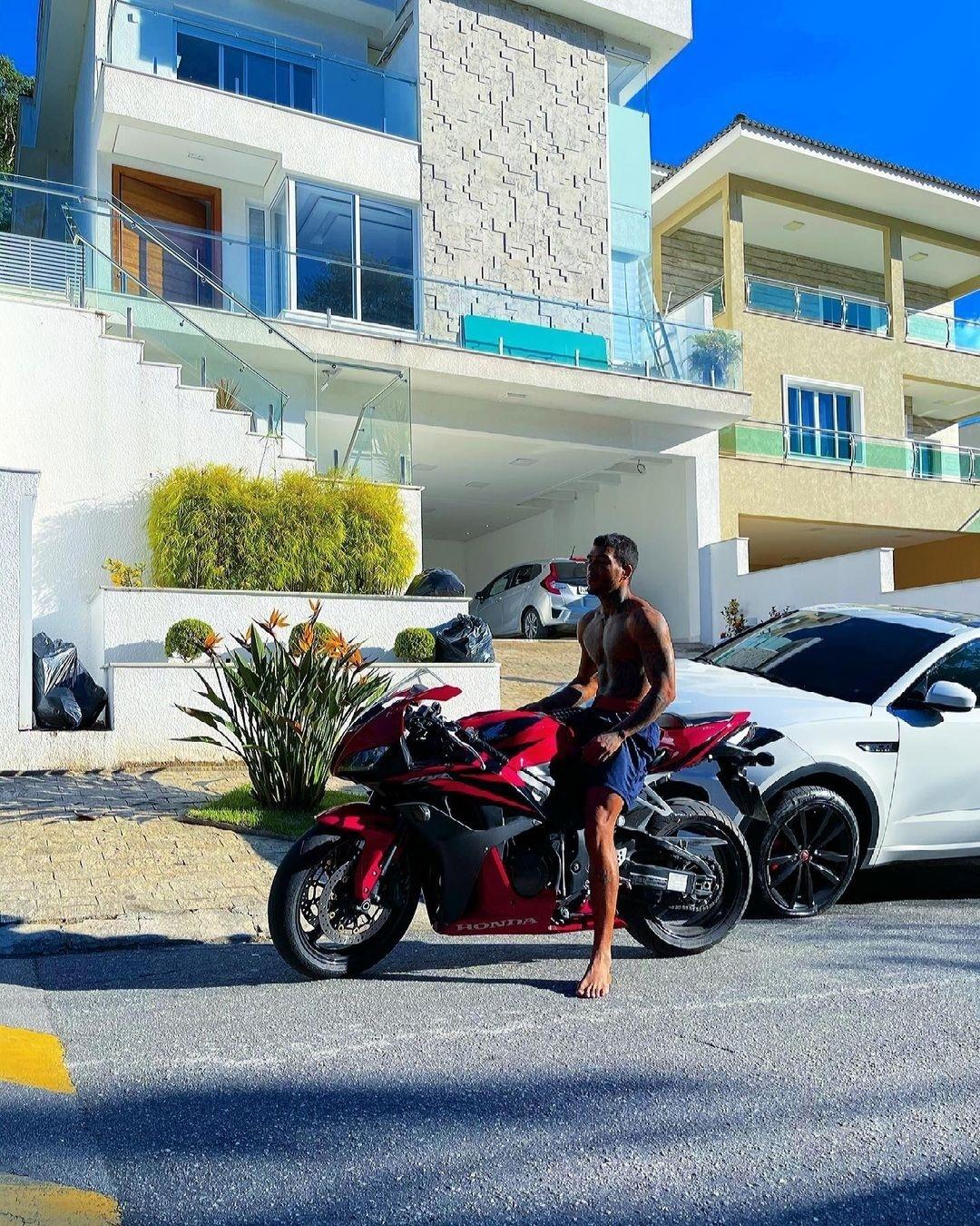 MC Kevin: de Land Rover a Lamborghini, carros eram inspiração para ...