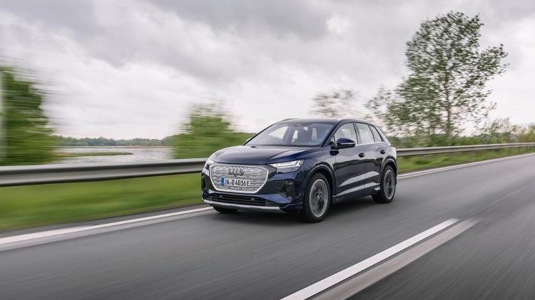 Pedro Pascal e seus carrões: ator tem garagem repleta de veículos raros ...