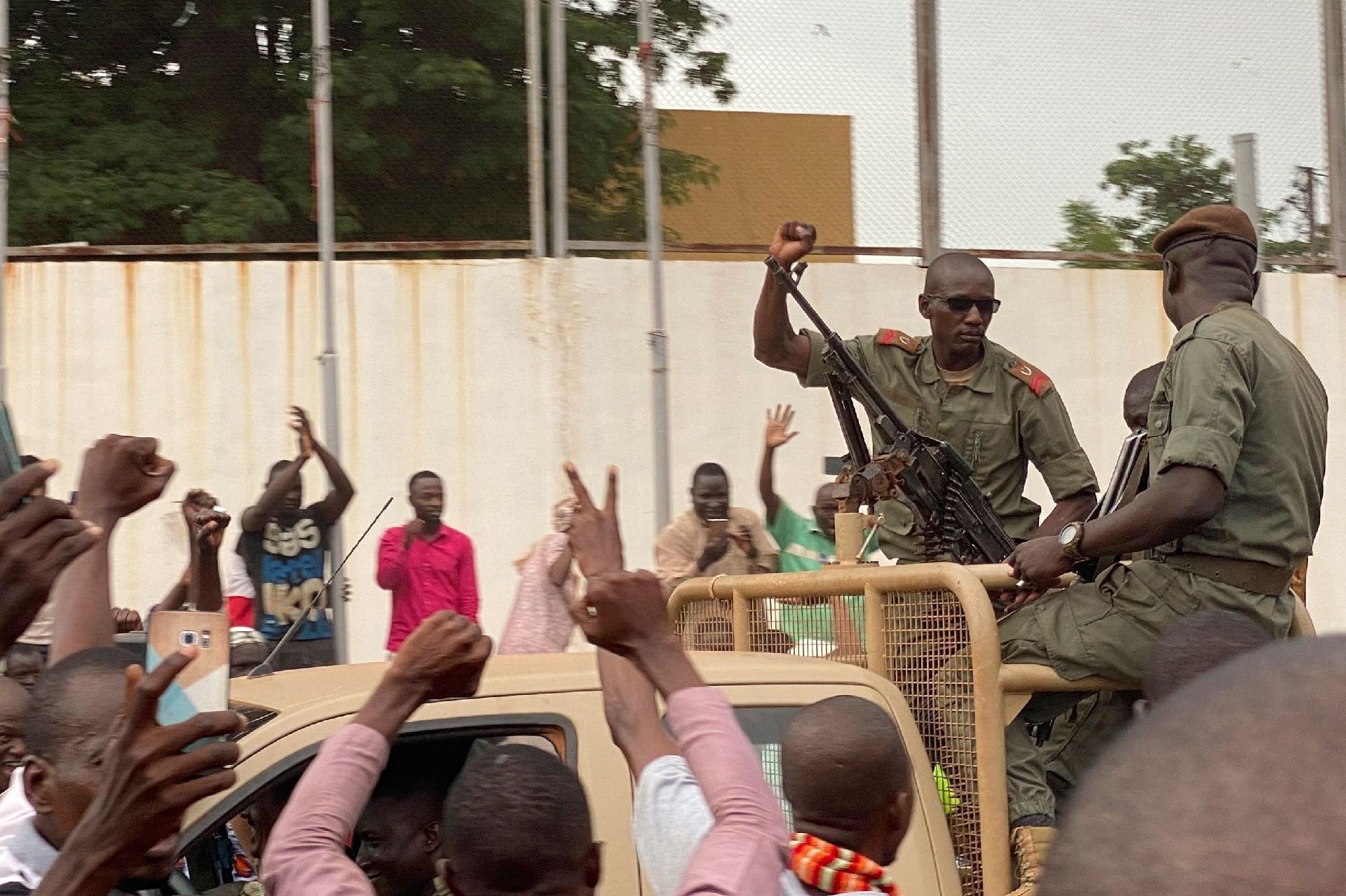 Mali: presidente Ibrahim Boubacar Keita renuncia e dissolve parlamento ...