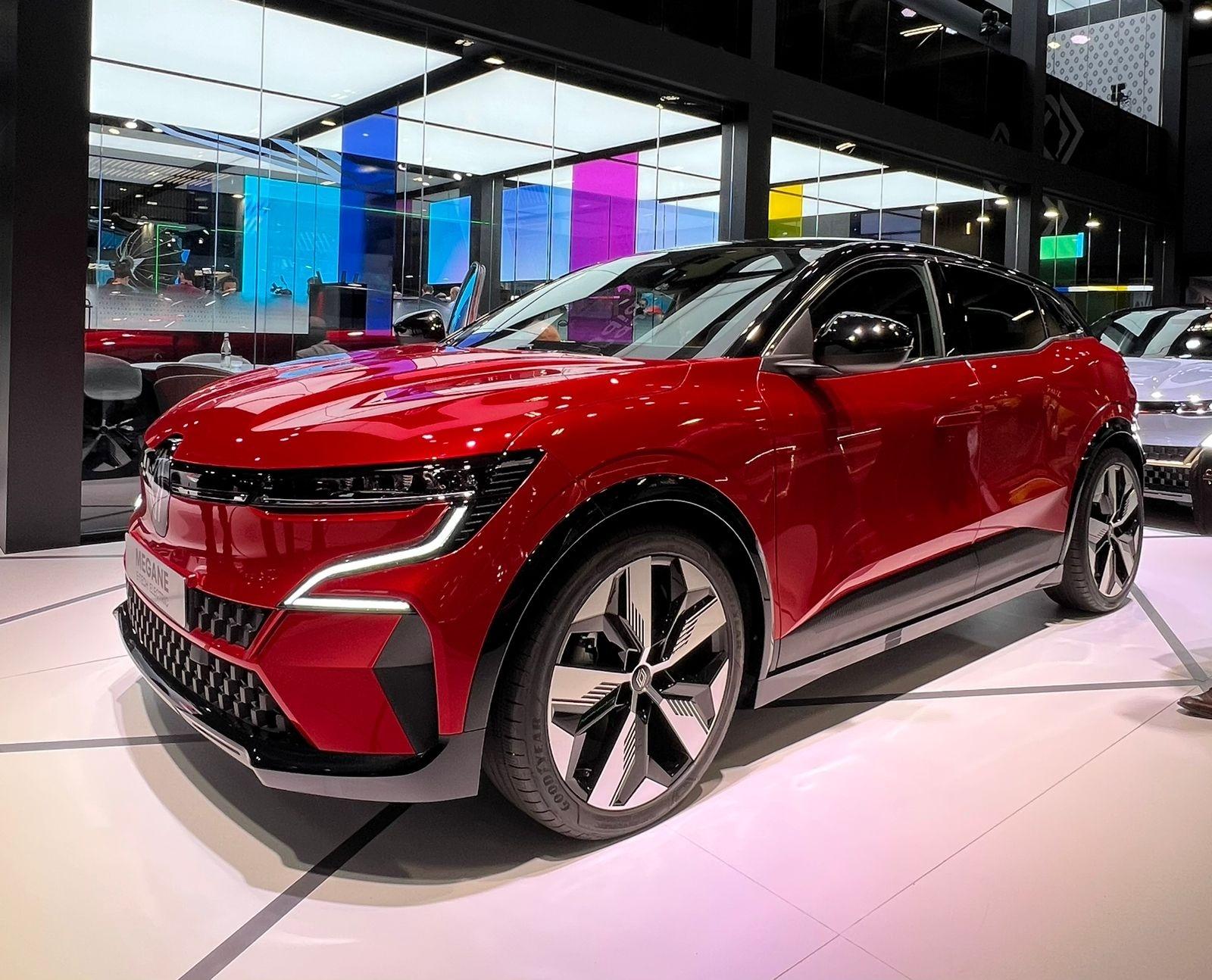 SUVs e elétricos: Renault exibe em Paris o que deve vir ao Brasil em 2023 - 17/10/2022 - UOL Carros