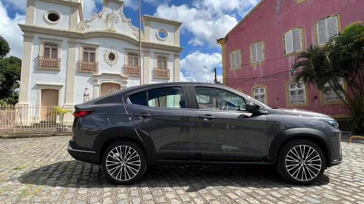 Fiat Fastback 1.0: testamos a versão com melhor custo-benefício do SUV
