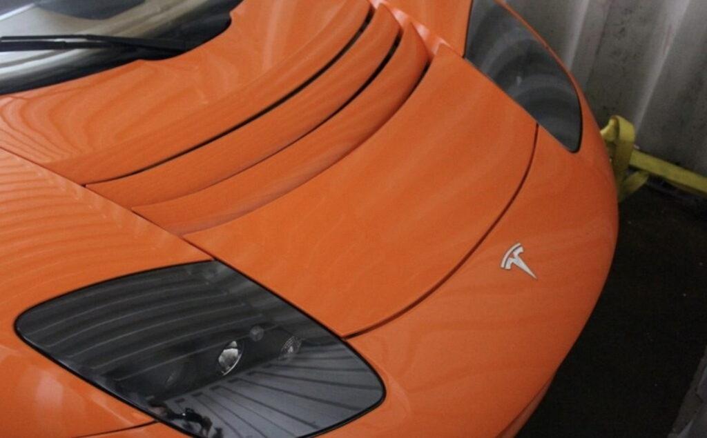 Teslas zero km após 13 anos: mistério é revelado e preço atinge uma ...