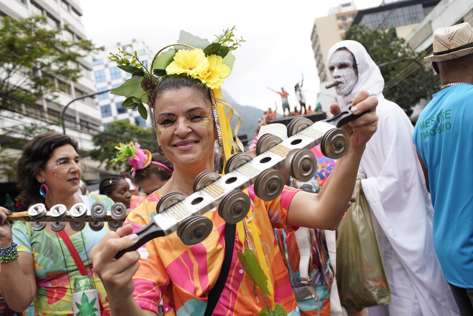 Carnaval 2023: Bloco Suvaco do Cristo homenageia vítimas da pandemia