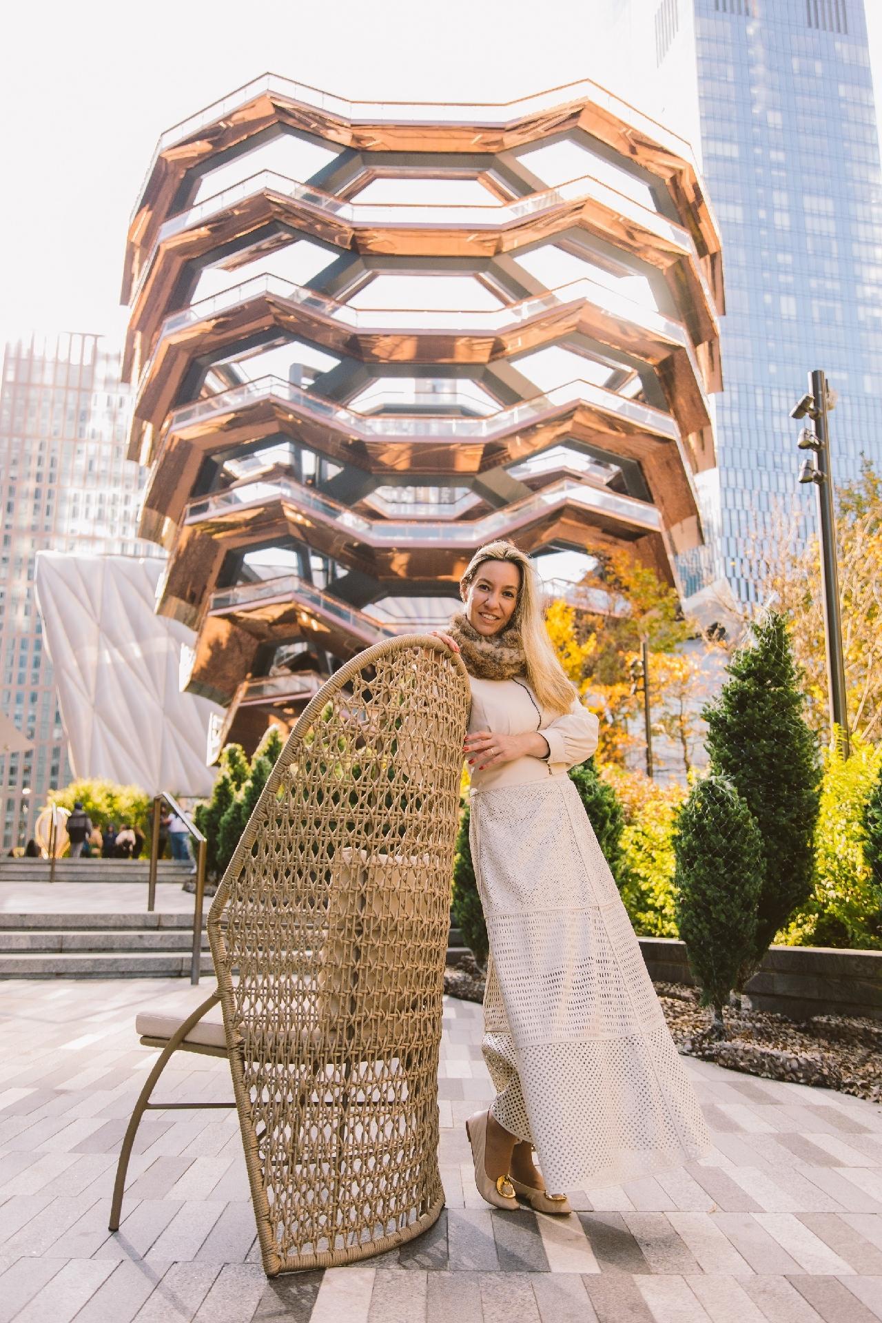 Criadora do balanço de design, ela usa tramas manuais para ganhar o ...