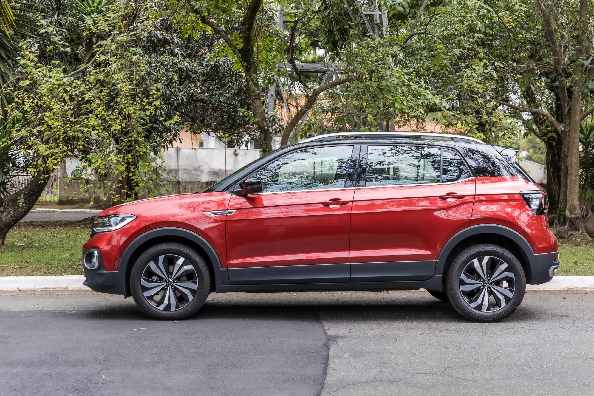 Fiat Fastback x VW T-Cross: novo SUV cupê desafia campeão de vendas