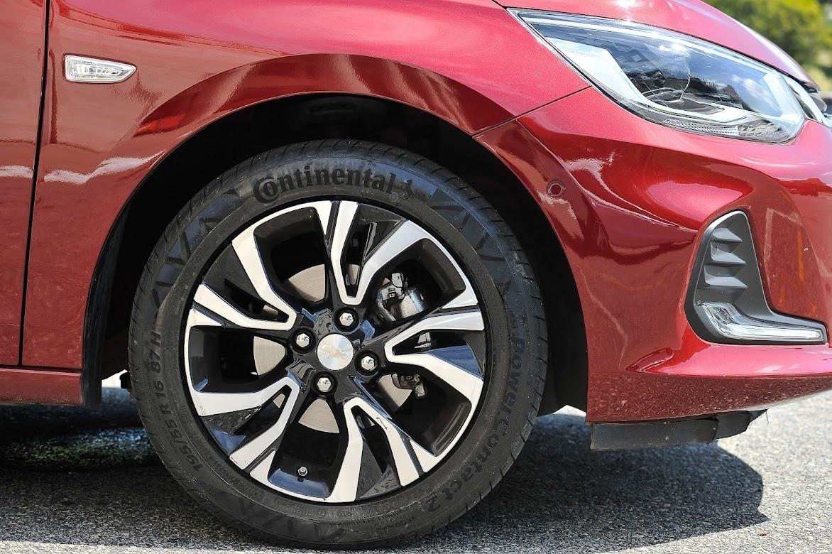 Onix Plus vs City: os R$ 20 mil a mais entre um e outro compensam?