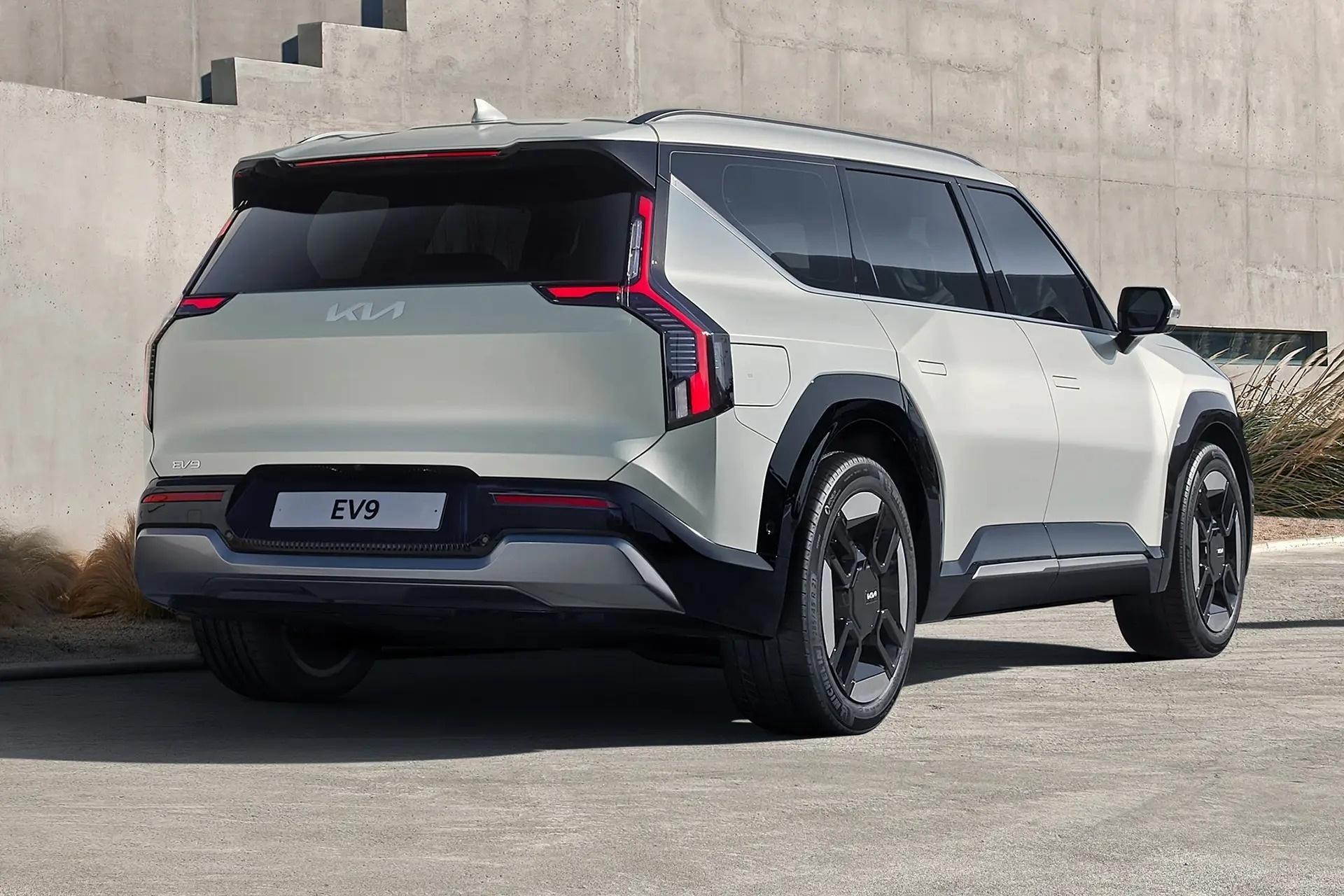 Kia EV9 é SUV elétrico futurista e ecológico que roda mais de 500 km - 29/03/2023 - UOL Carros