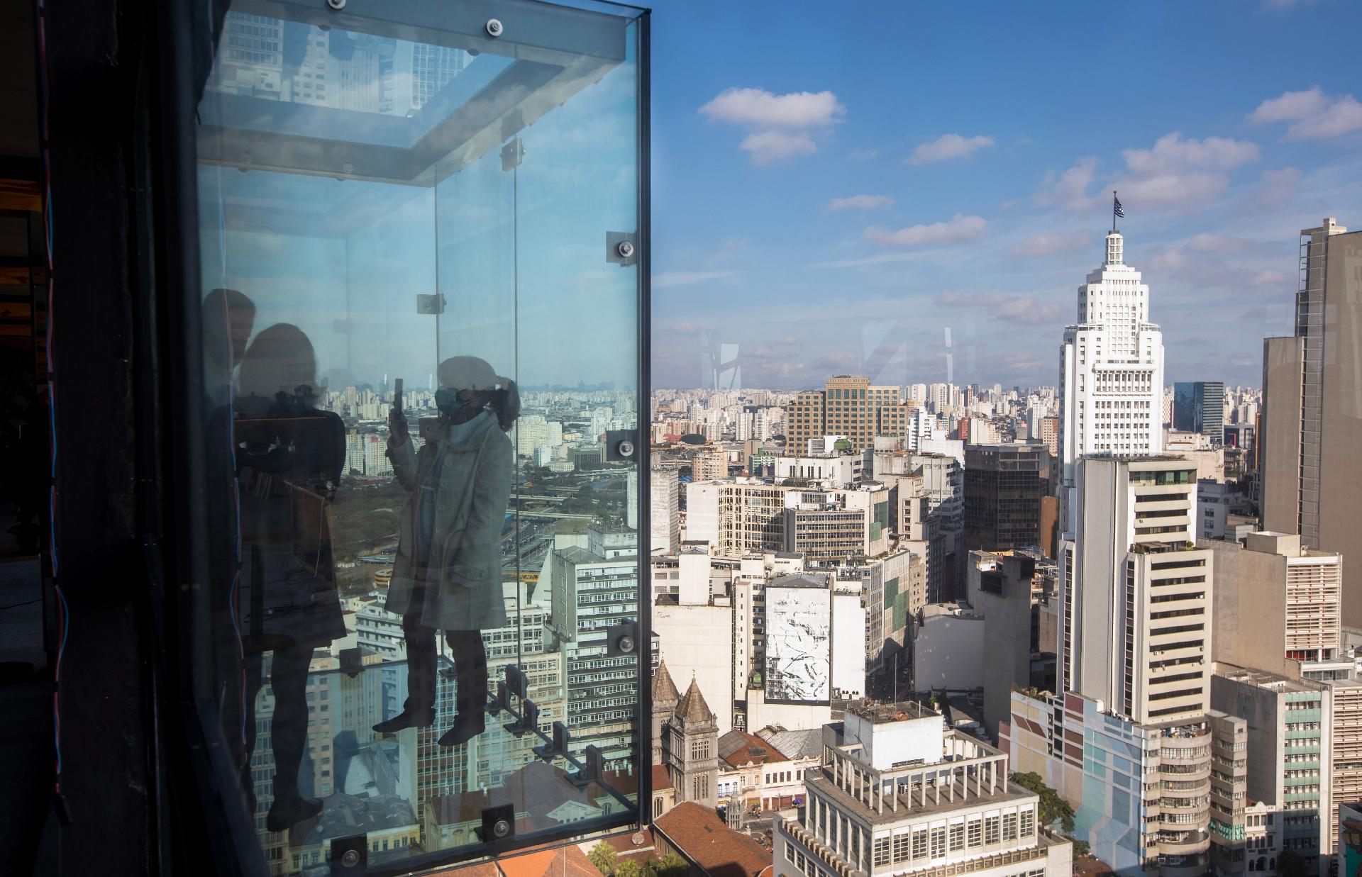 Sampa Sky: conheça a atração turística de SP que "flutua" visitantes