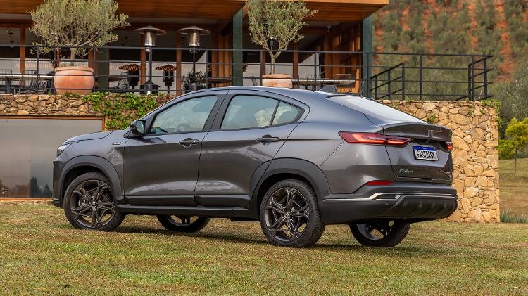 Fiat Fastback: veja como anda e o que entrega a versão de R$ 150 mil