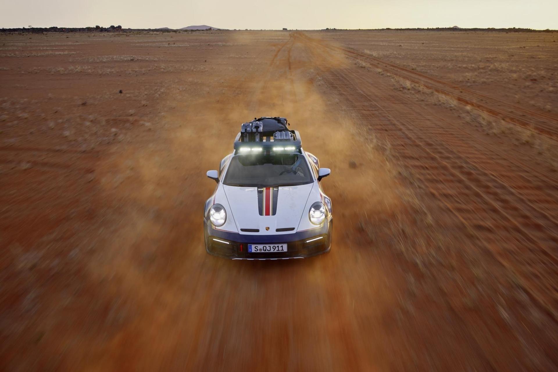 Porsche 911 Dakar: aceleramos esportivo nas dunas do Deserto do Saara