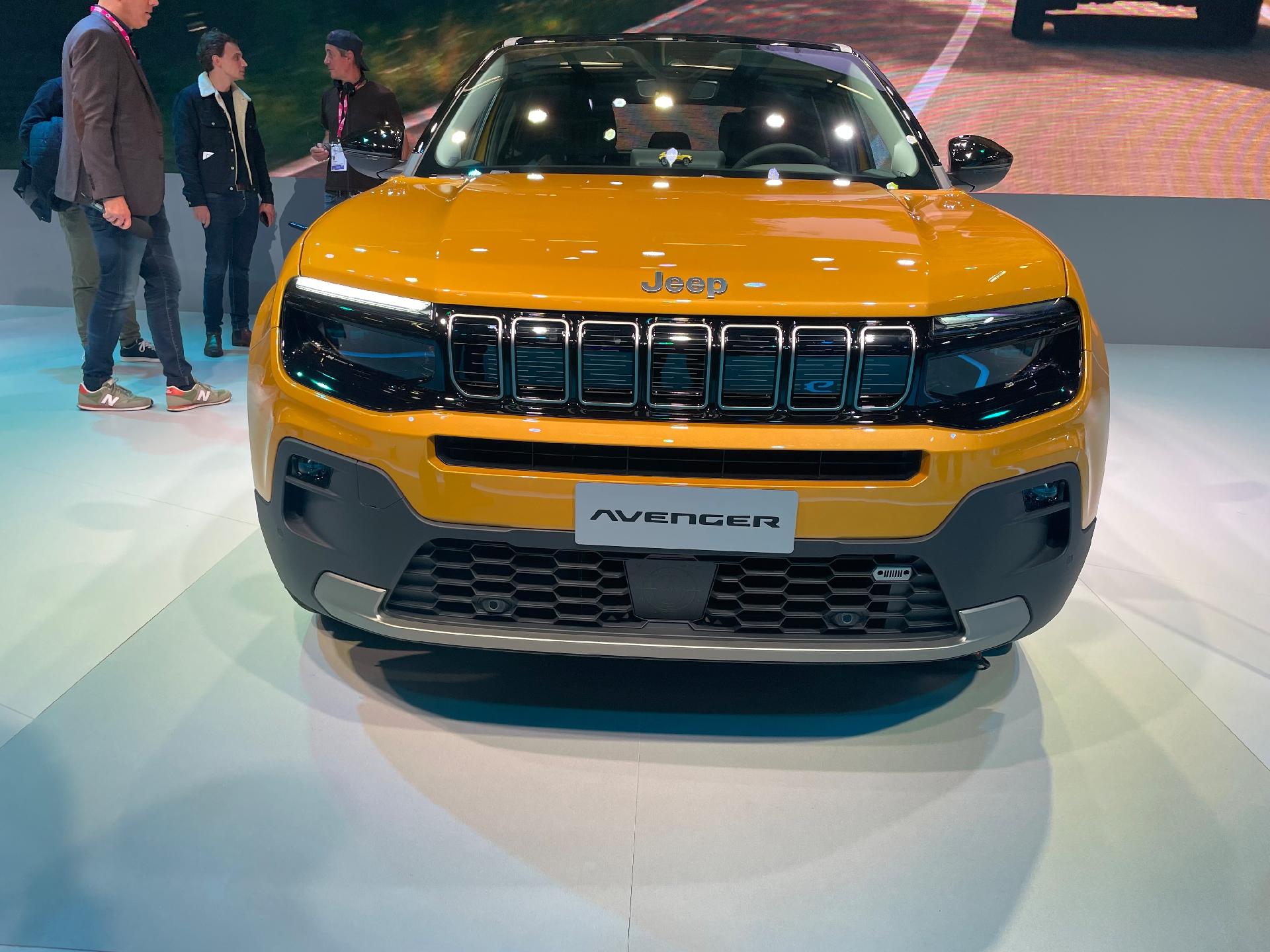 SUVs e elétricos: Renault exibe em Paris o que deve vir ao Brasil em 2023 - 17/10/2022 - UOL Carros