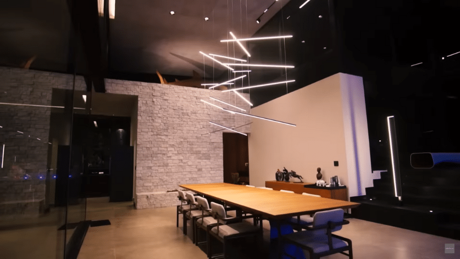 Boca Rosa compra mansão de R$ 18 milhões com aquário de tubarões