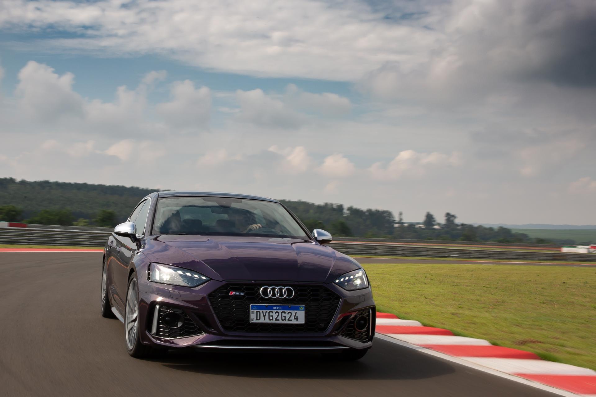 Como é acelerar os três novos esportivos que a Audi trouxe para o ...