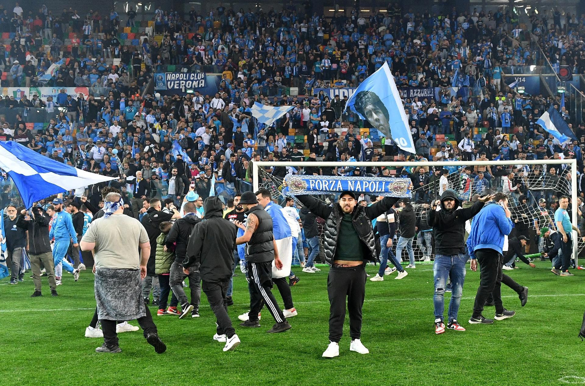 Nápoles explode de alegria com Scudetto após 33 anos de jejum