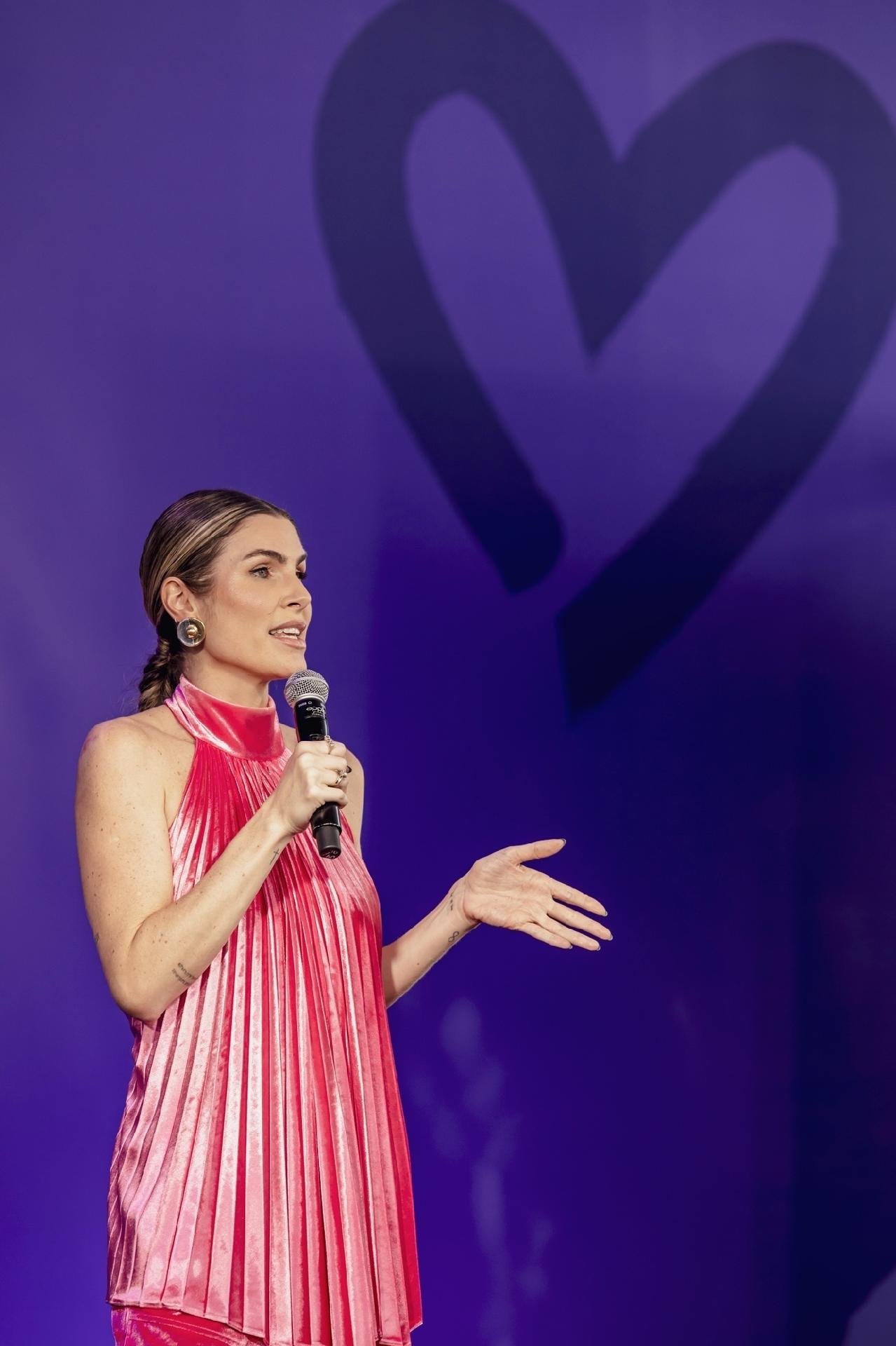 Julia Faria fala sobre briga com Thaila Ayala: 'Dor de término'