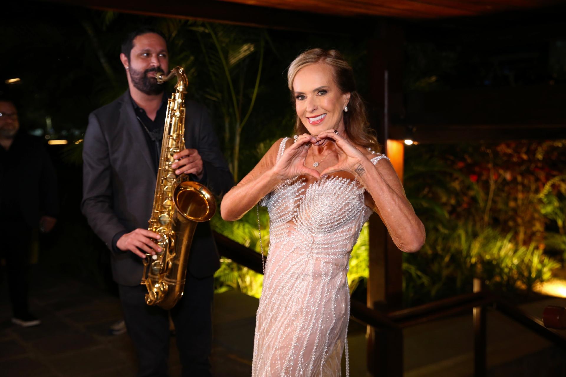 Helô Pinheiro: Aos 80, musa confessa arrependimento sobre sexo