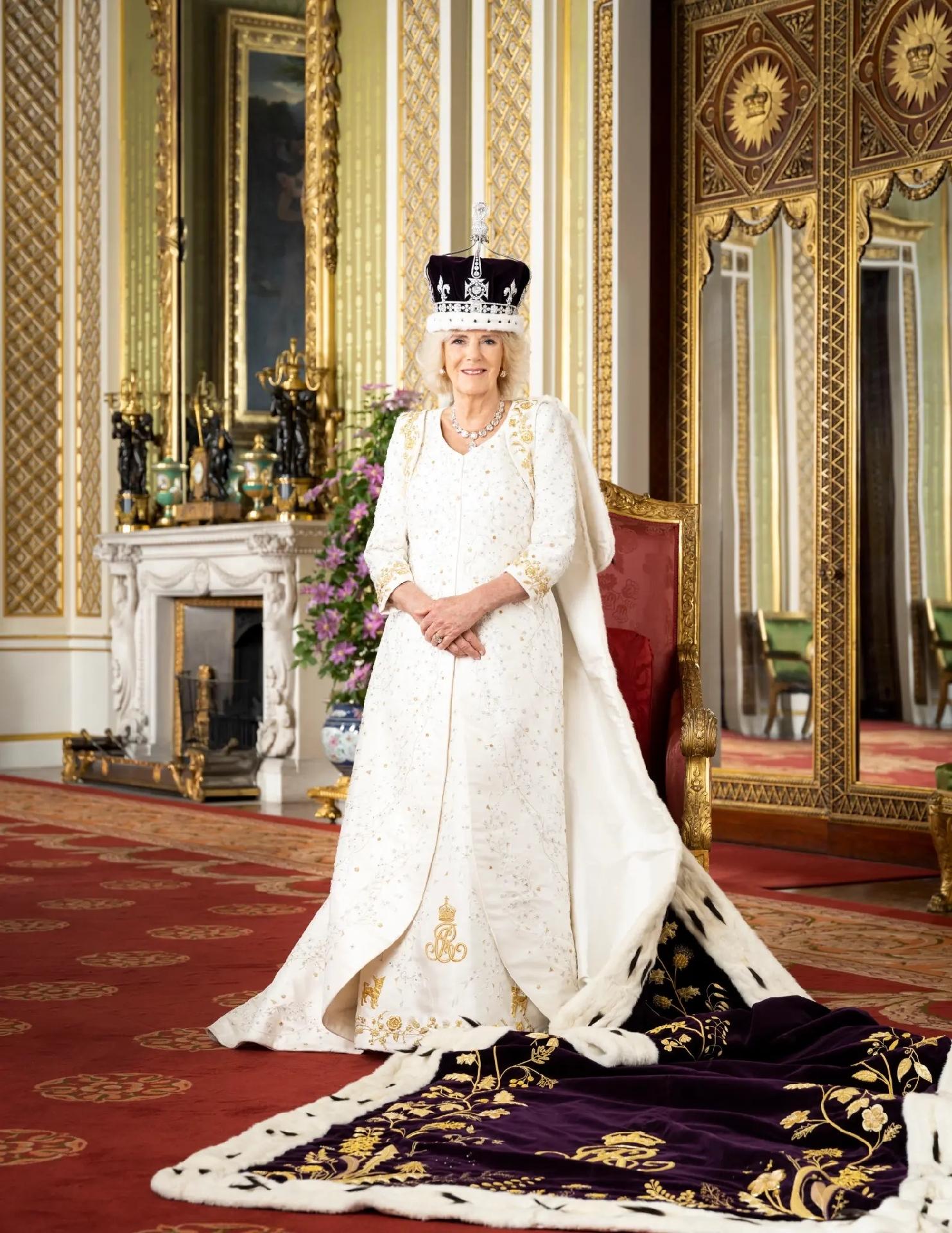 Veja o primeiro retrato oficial de Rei Charles e Rainha Camilla - 08/05 ...