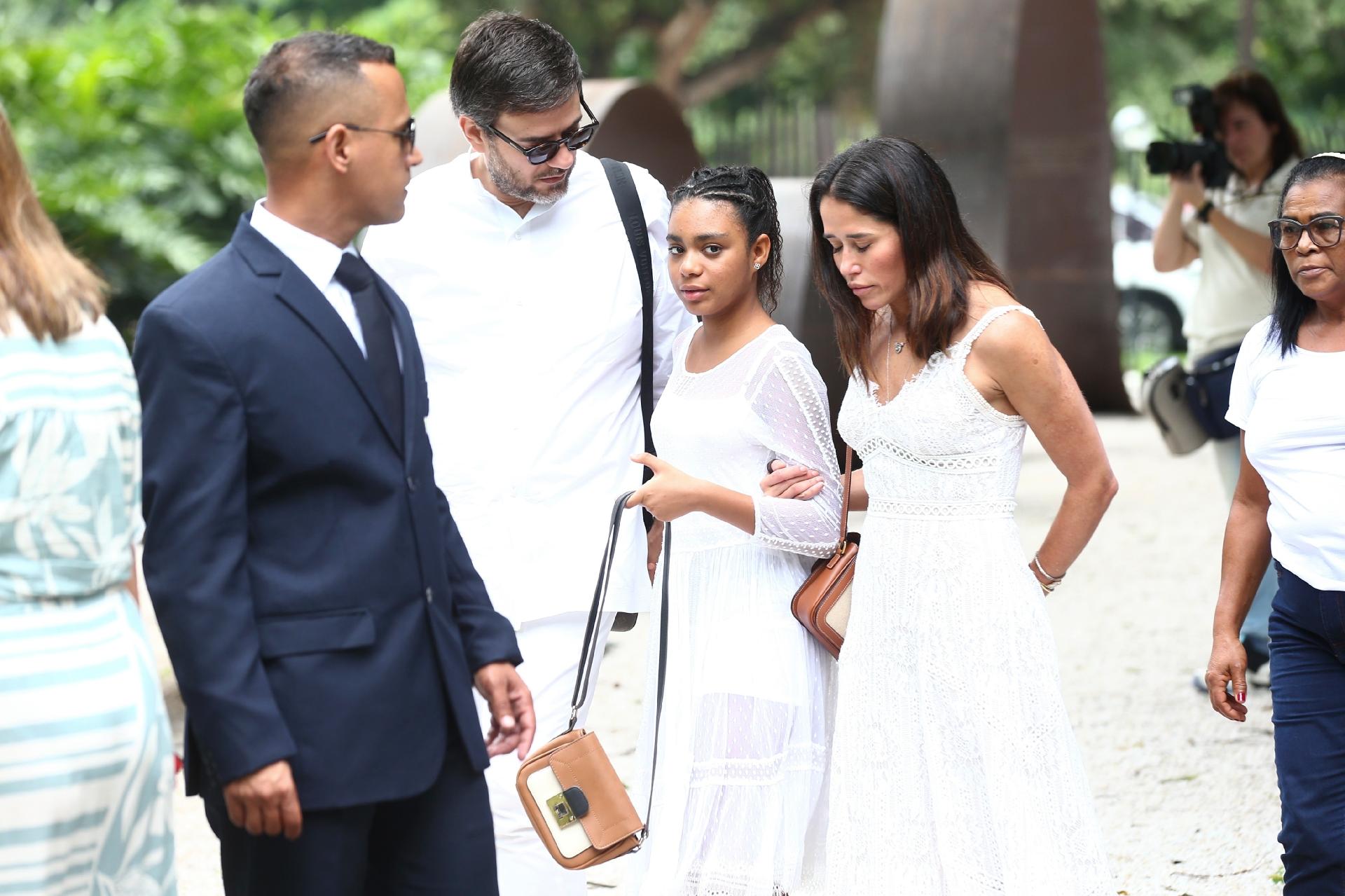 Velório de Glória Maria: familiares e amigos marcam presença no Rio