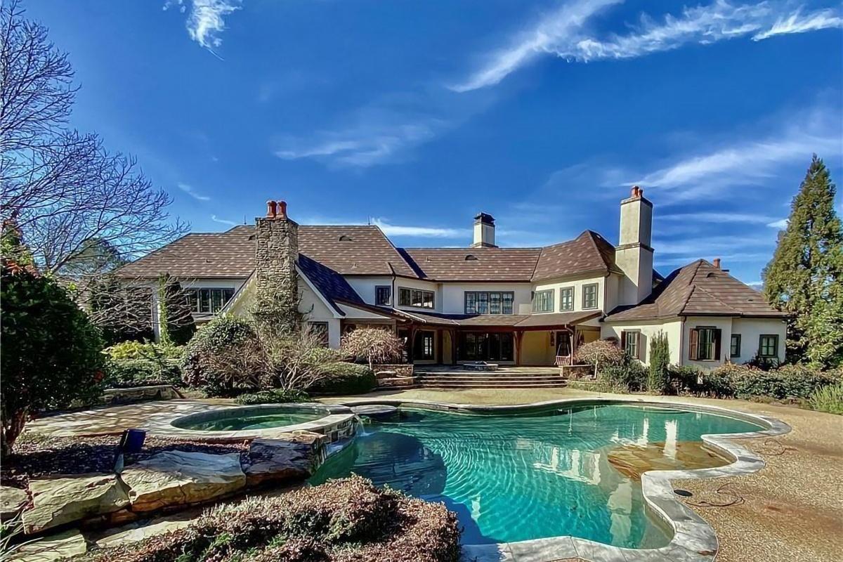 Dwayne "The Rock" Johnson coloca mansão em rancho à venda por R$ 40 ...