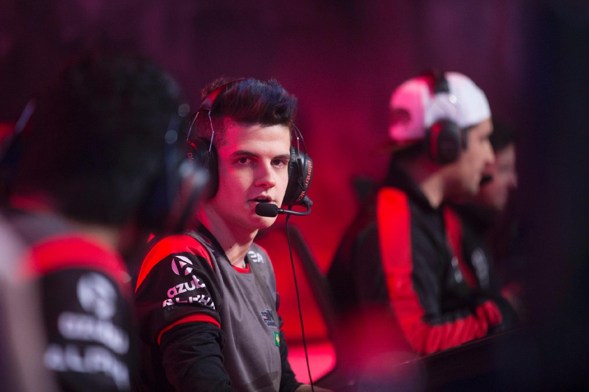 Kami anuncia aposentadoria do LoL e recebe homenagens de fãs e ...