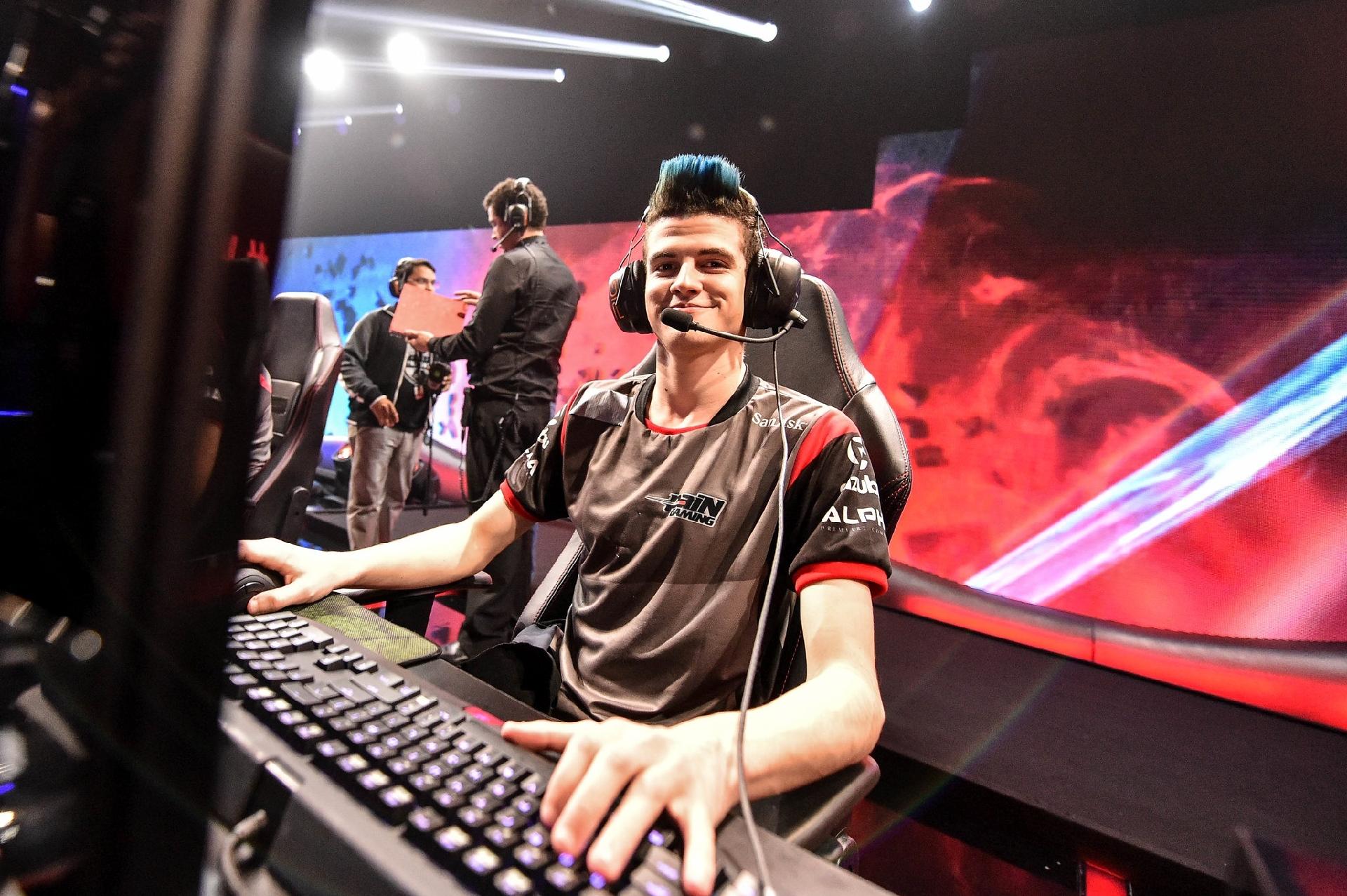 Kami anuncia aposentadoria do LoL e recebe homenagens de fãs e ...