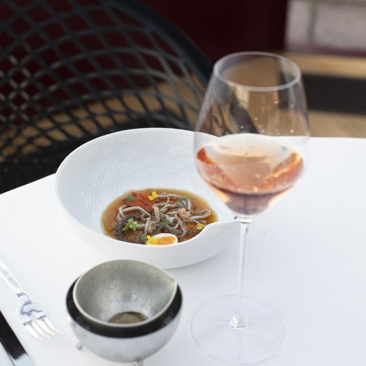 Com menu a R$ 3,9 mil, chefs lendários criam restaurante pop-up em ...