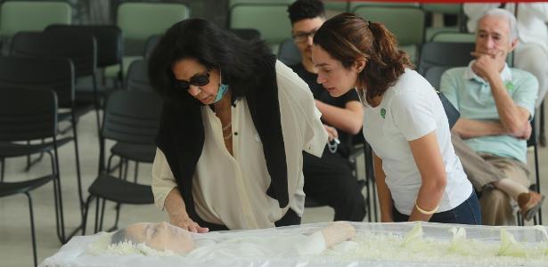 Gal Costa: viúva Wilma Petrillo é alvo de queixa-crime por difamação