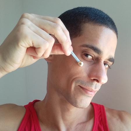 'Ameniza olhar casado e relaxa': testamos gel para área dos olhos da Isdin