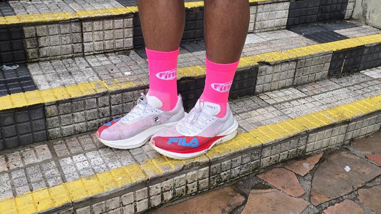 Supertênis Fila Carbon 3 está com 25% OFF; como é correr com ele?