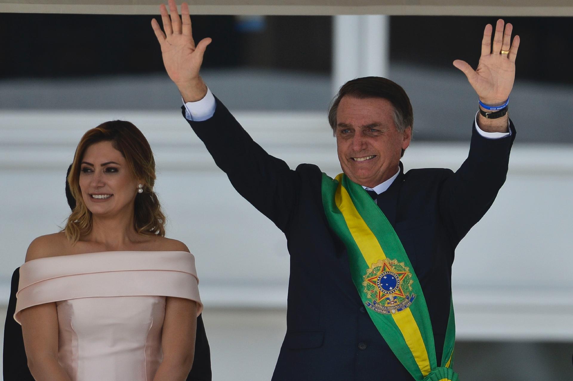 Bolsonaro toma posse como presidente da República - 01/01/2019 - UOL ...