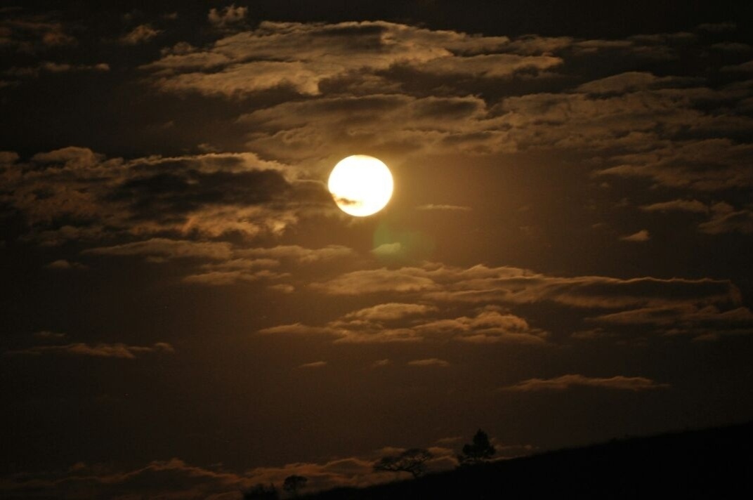 Fotos: Fenômeno da "lua azul" ilumina o céu pelo mundo - 31/07/2015 ...