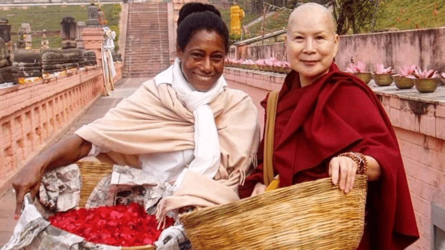 Gloria Maria: Jornalista visitou 163 países e encheu 15 passaportes